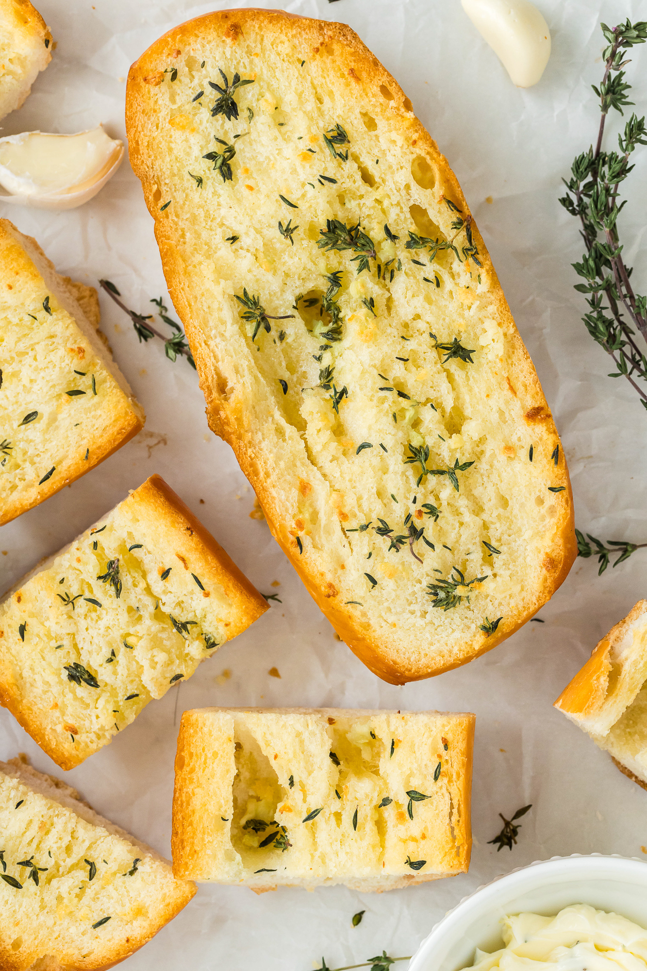 GARLIC BREAD WITH HERBS - Tasty Homemade Recipes