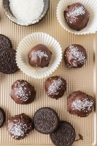 Oreo Balls with Sprinkles(Video) - Tasty Homemade Recipes