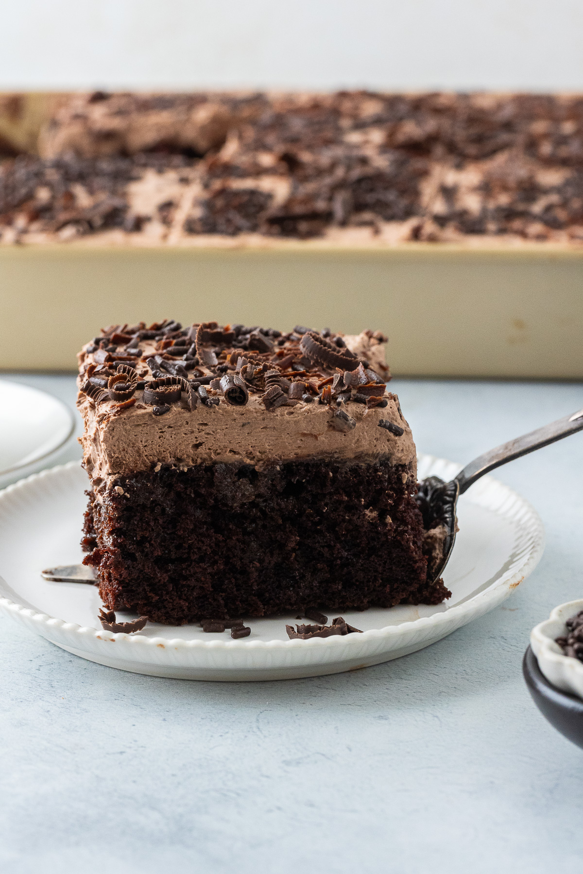 Easy Chocolate Poke Cake - Tasty Homemade Recipes